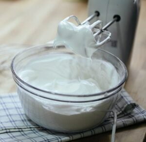 How To Make Espresso Con Panna (Creamy Coffee Recipe!)